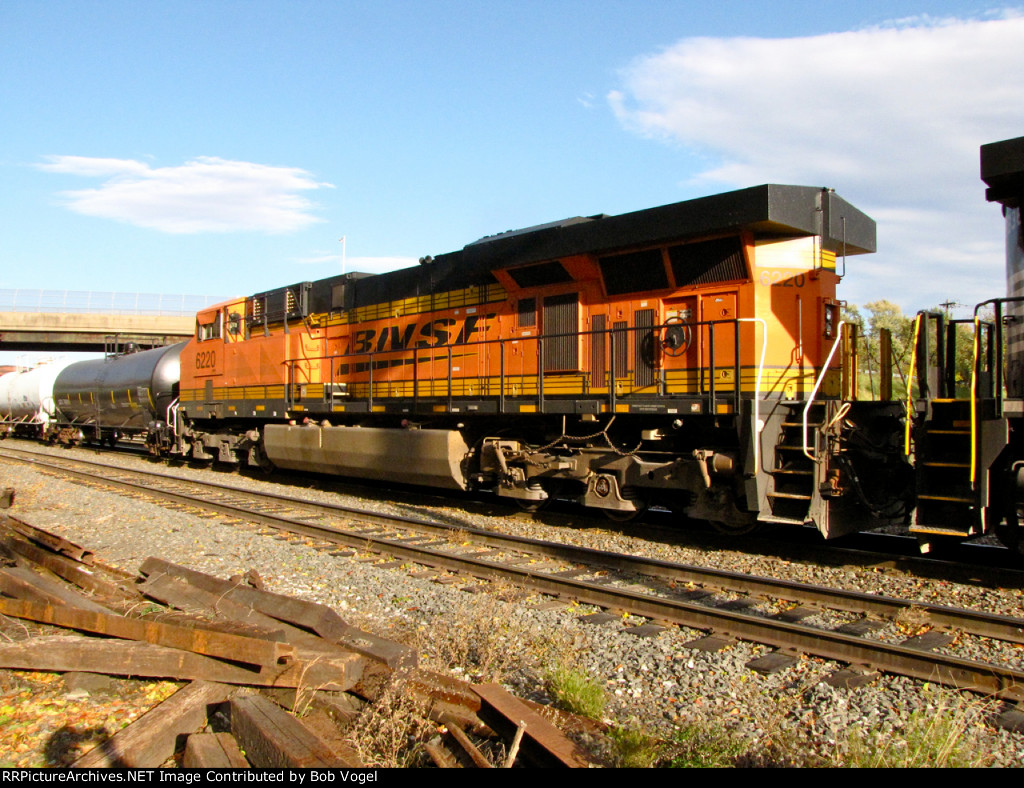 BNSF 6220